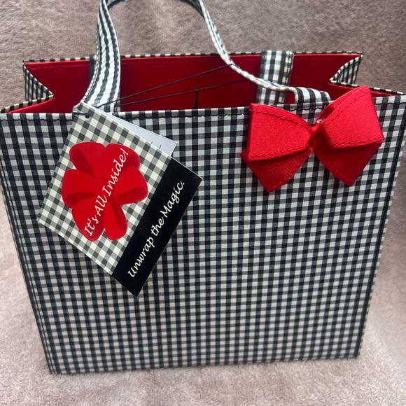 Bags | Red Silk Cloth Inside No Rips Or Tears Lite Yellowing Staining ...